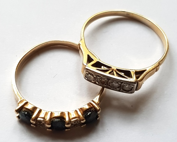 Gouden ringen met stenen. | Veilinghuis Klinkhamer